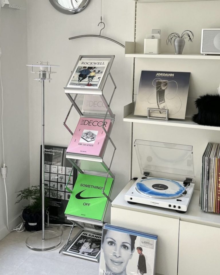 silver magazine rack - シルバーマガジンラック 折りたたみ式 ブックシェルフ 縦長 スリム 150cm 本棚収納 ...